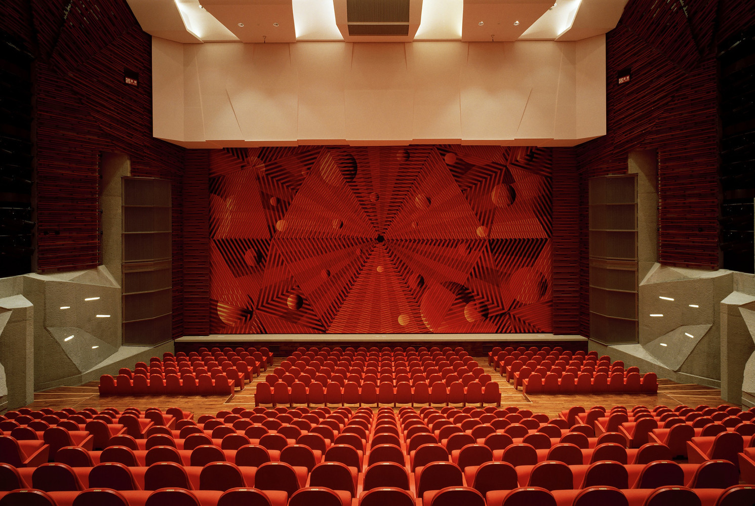 Gallery of Acoustics and Auditoriums: 30 Sections to Guide Your Design - 34