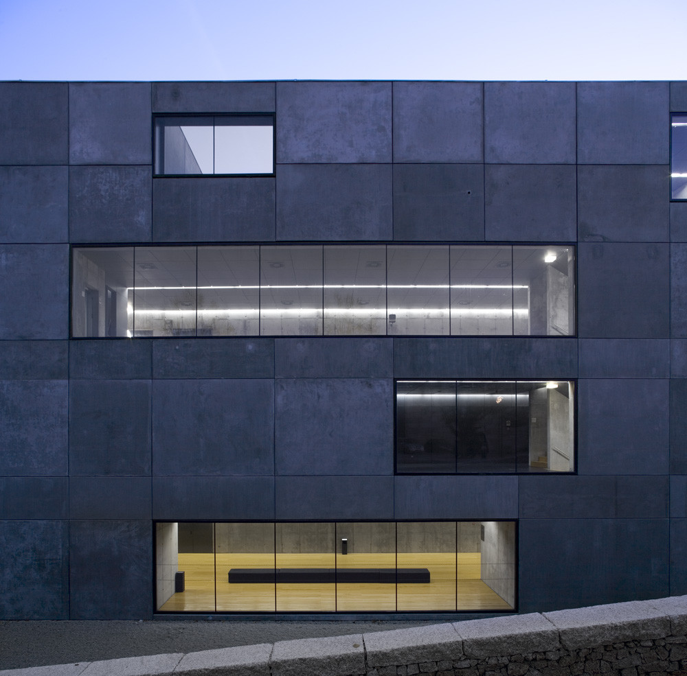 Gallery of Acoustics and Auditoriums: 30 Sections to Guide Your Design - 91