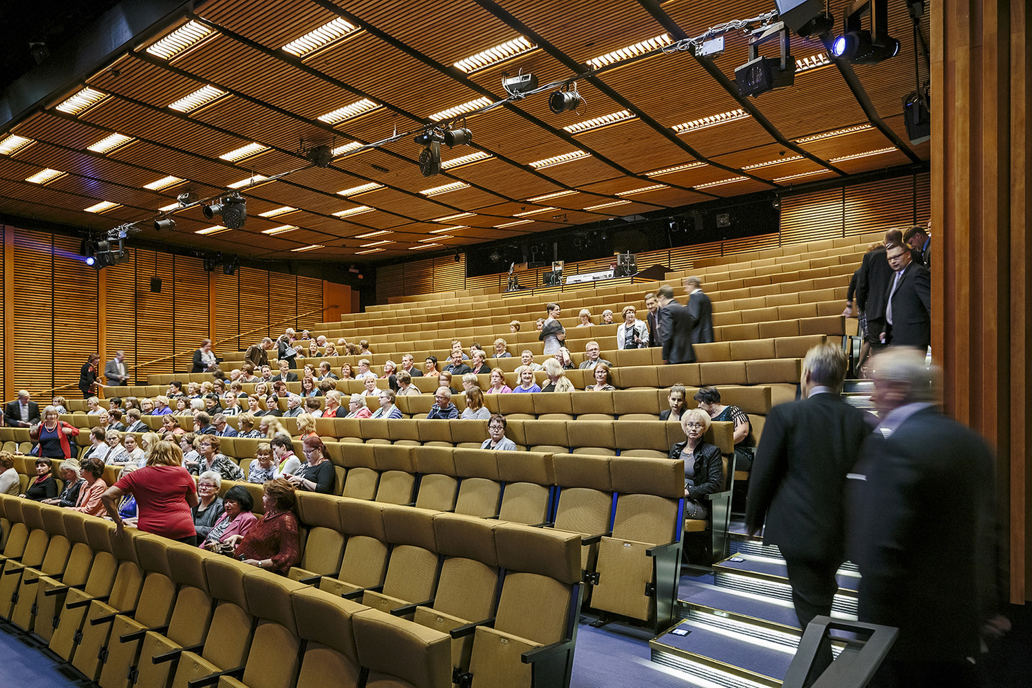 Gallery of Acoustics and Auditoriums: 30 Sections to Guide Your Design ...