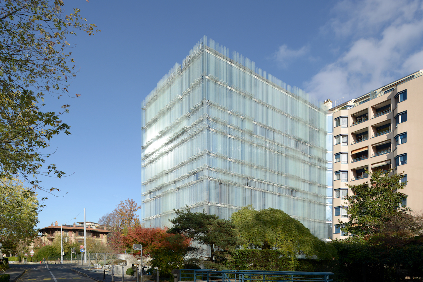 Gallery of This Building Saves Energy with a Pioneering Triple-Layer ...