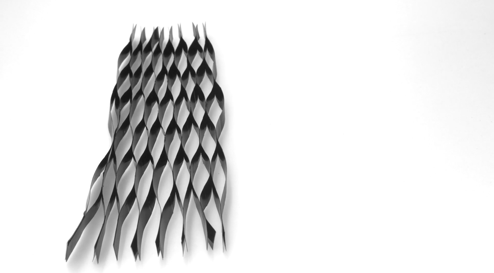 Gallery of MIT’s New Intelligent Material Writhes and Curls to Changes ...