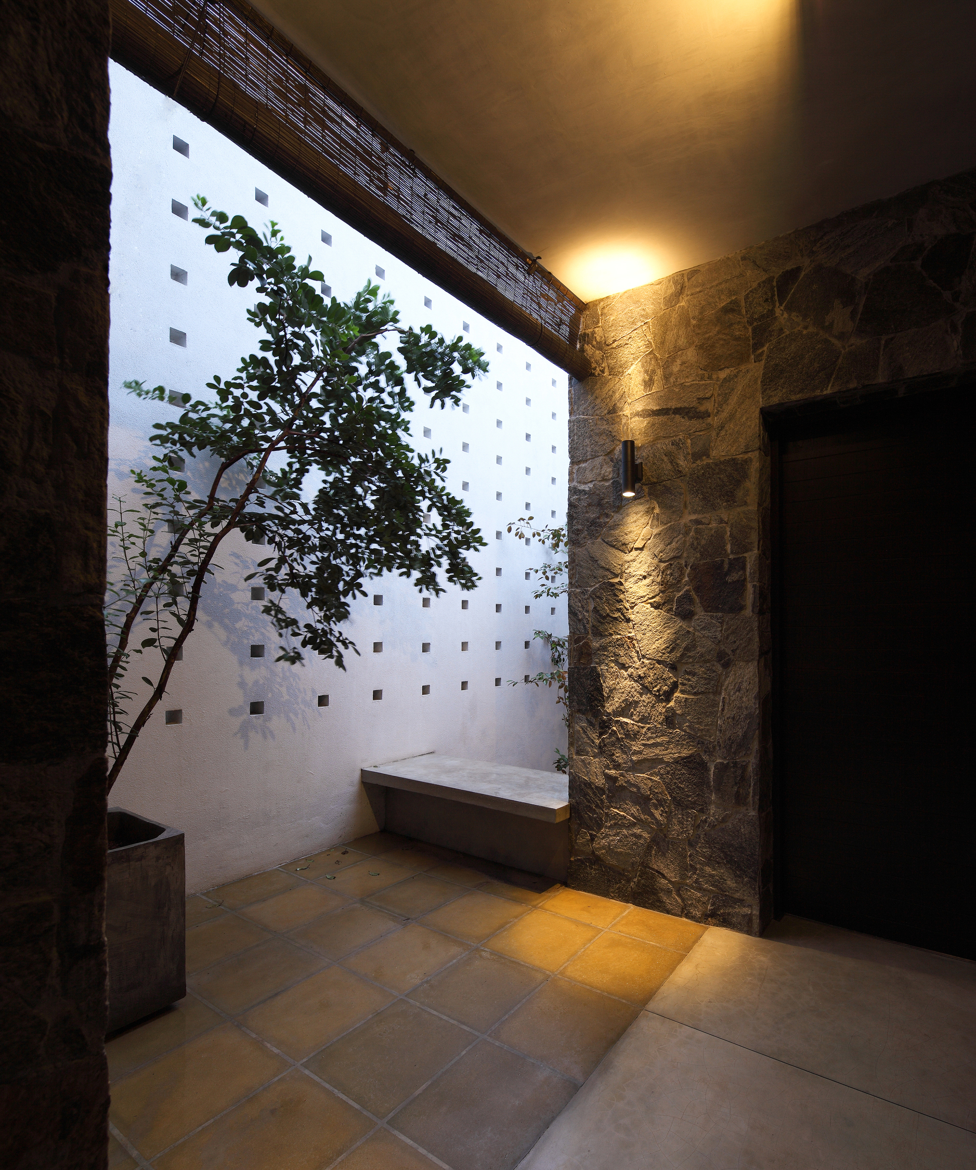 Gallery of 'Urban Envelope' Samuel House / MMGS Architects - 25