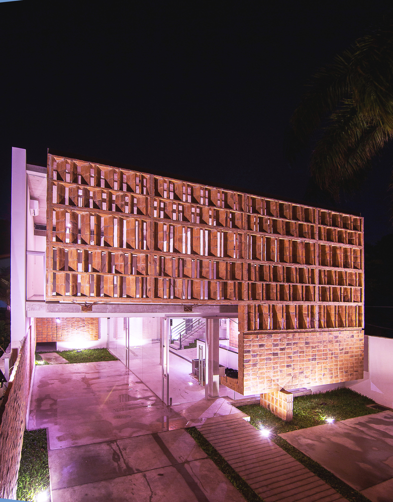 Gallery of Memoir Medical Clinic / Estudio ELGUE - 14
