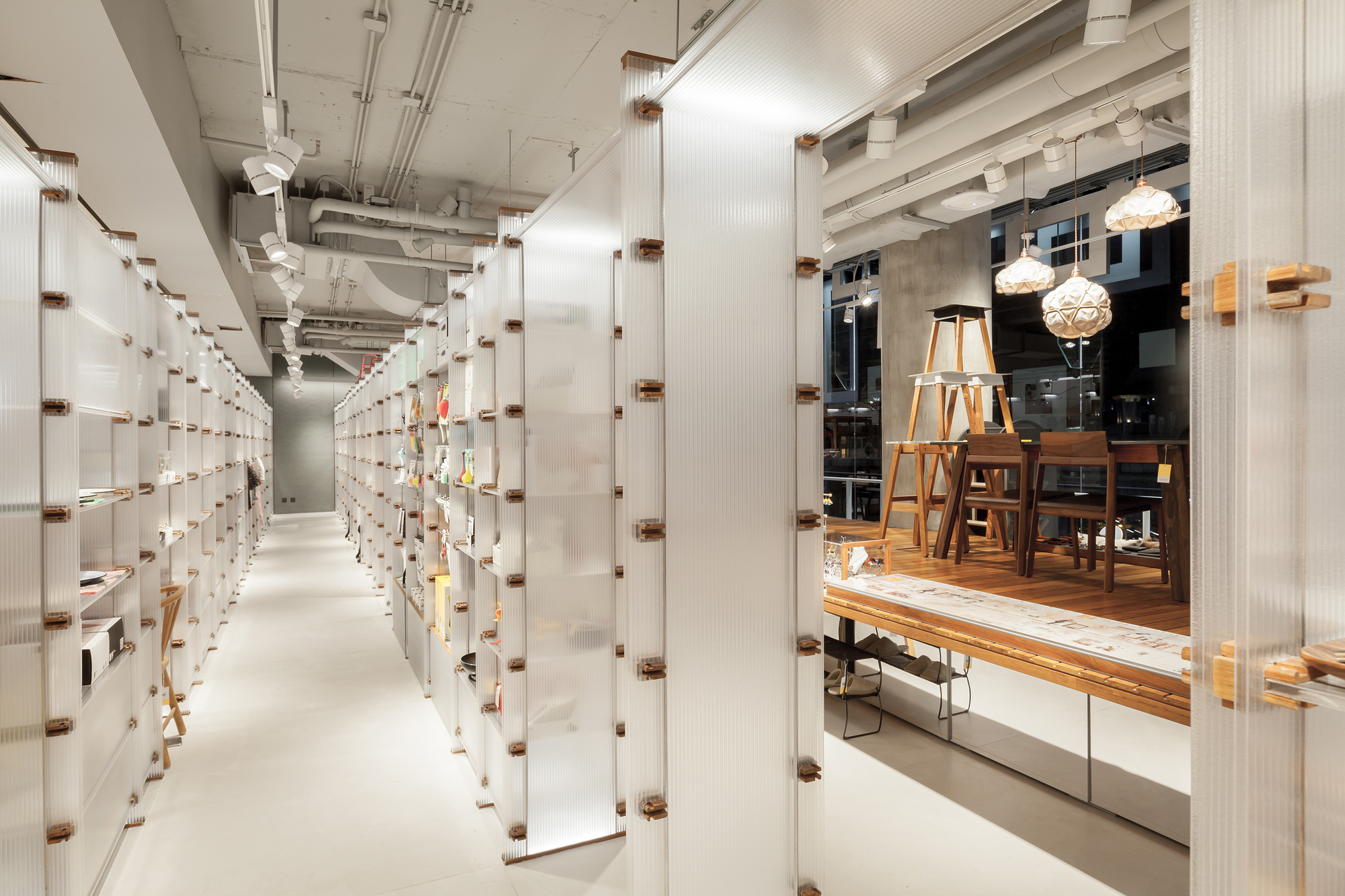 Gallery of ROOM Concept Store / Maincourse Architect - 22
