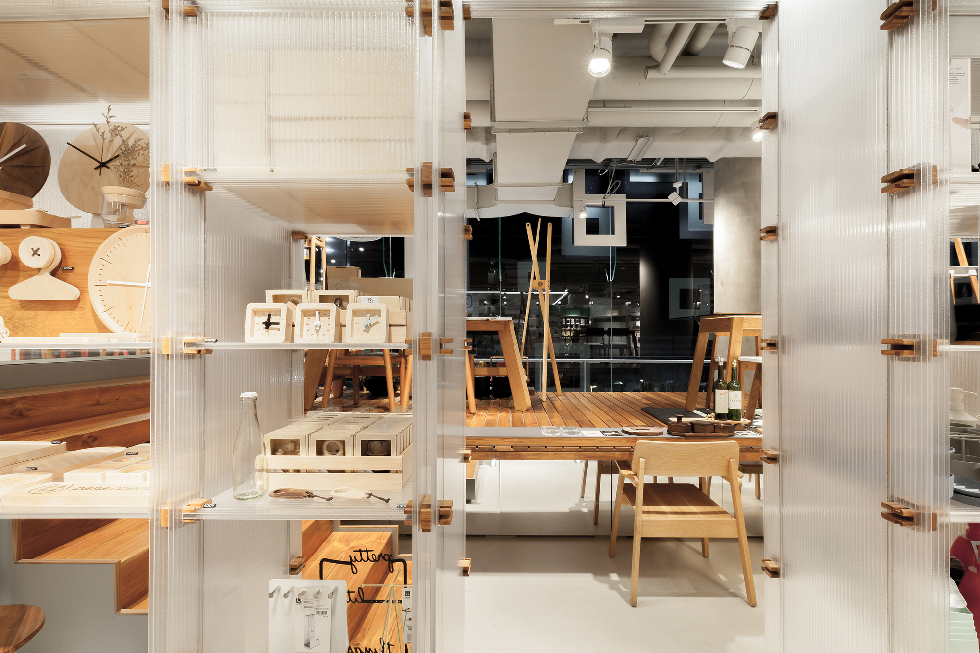 Gallery of ROOM Concept Store / Maincourse Architect - 24