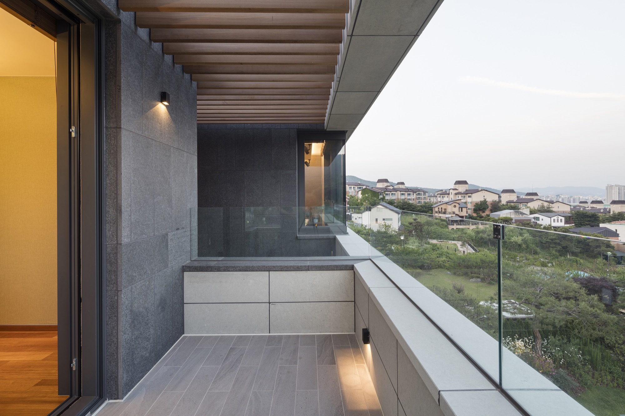 Gallery of Trio House / AXIS Architects - 7