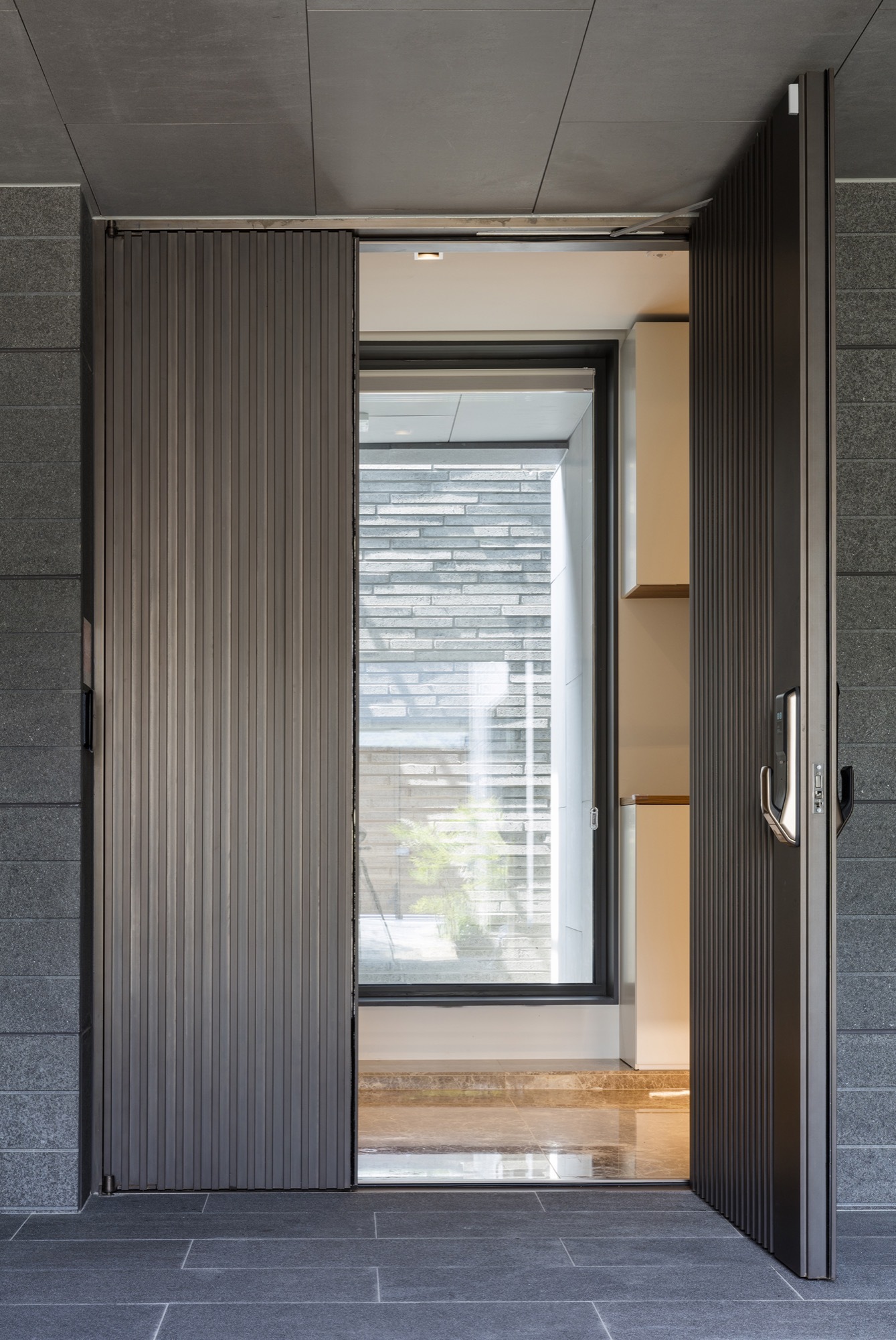 Gallery of Trio House / AXIS Architects - 8