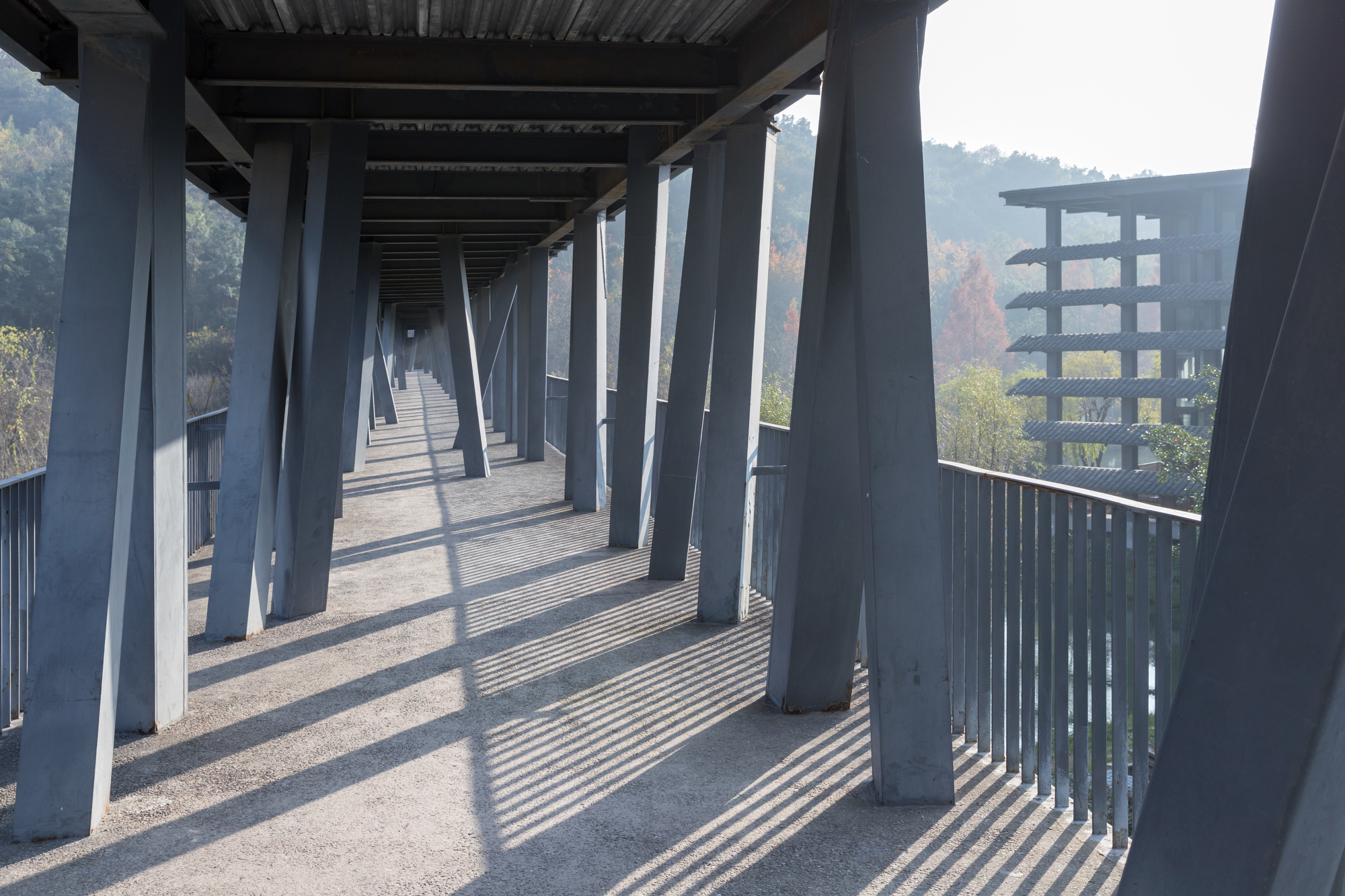 Gallery of Kenneth Frampton On The Work of Wang Shu and Lu Wenyu - 26