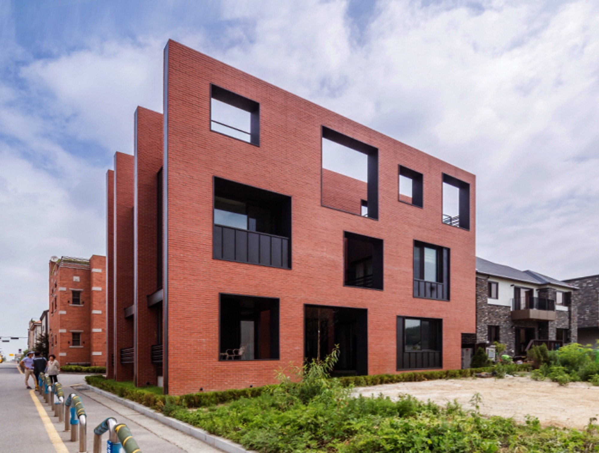 Casa Parede / UnSangDong Architects | ArchDaily Brasil