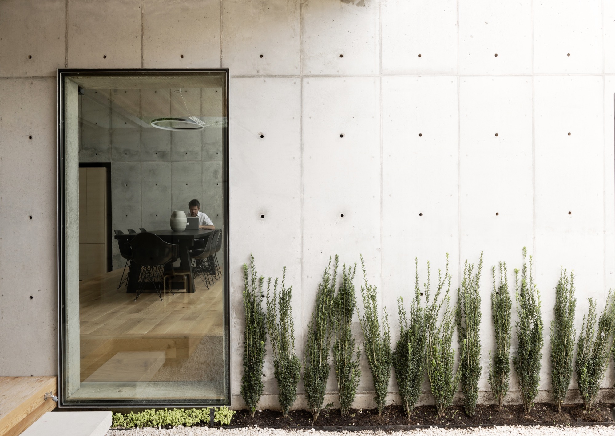 Gallery of Concrete Box House / Robertson Design - 23