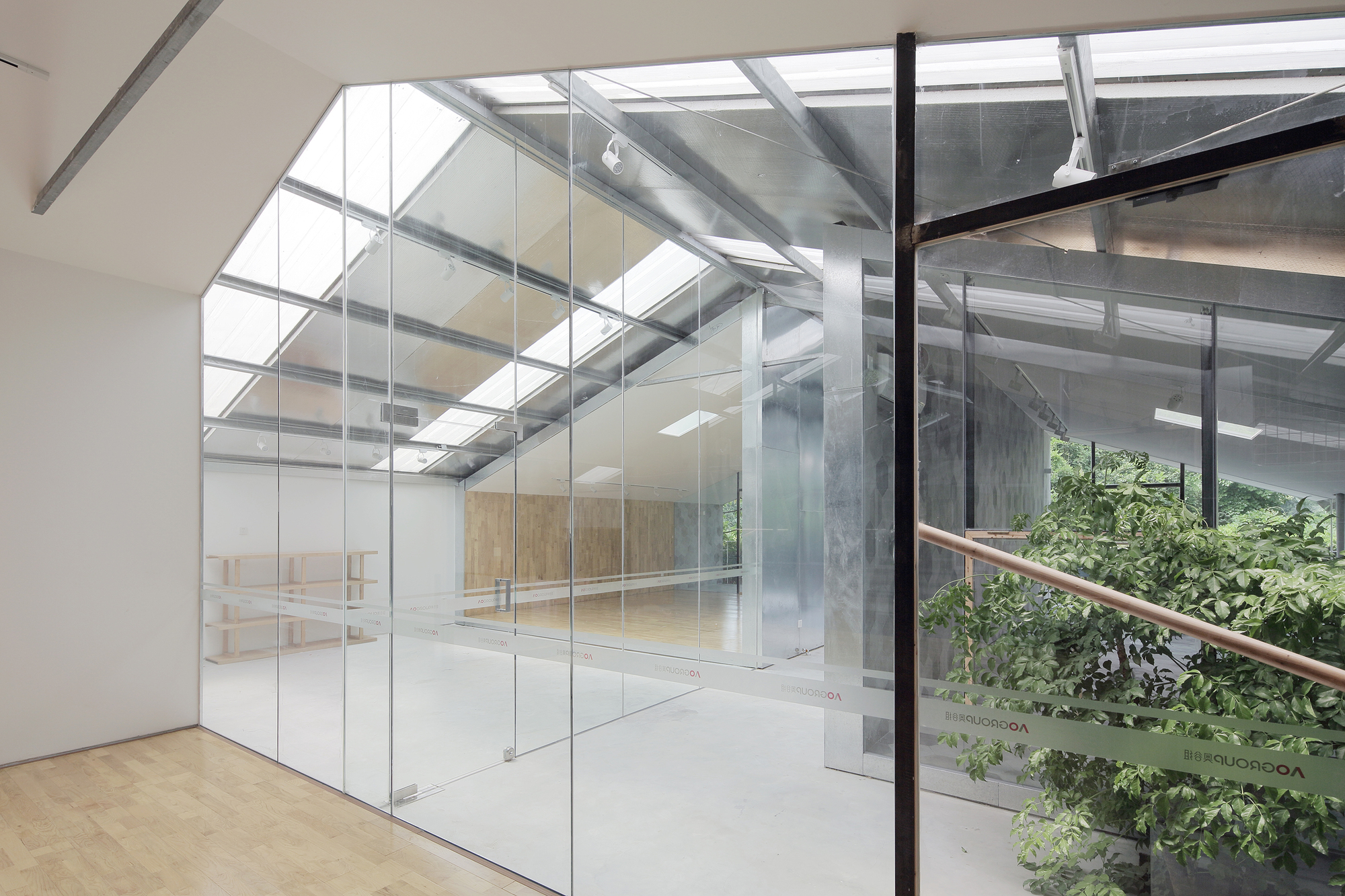 Gallery of Work-Studio in a Plant-House / O-office Architects - 7