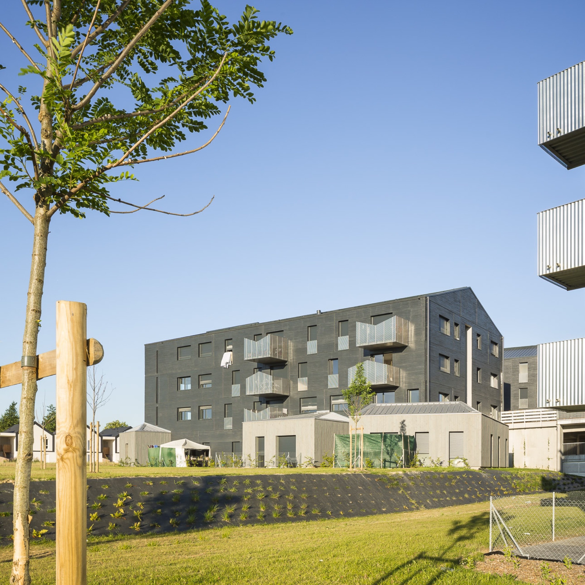 Gallery of LE RHEU / PETITDIDIERPRIOUX Architects - 41