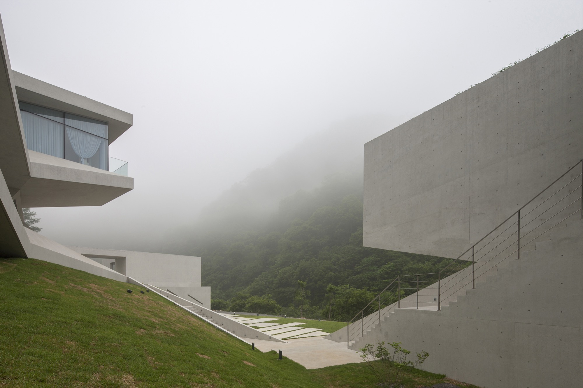 Gallery of U RETREAT / Heesoo Kwak and IDMM Architects - 17