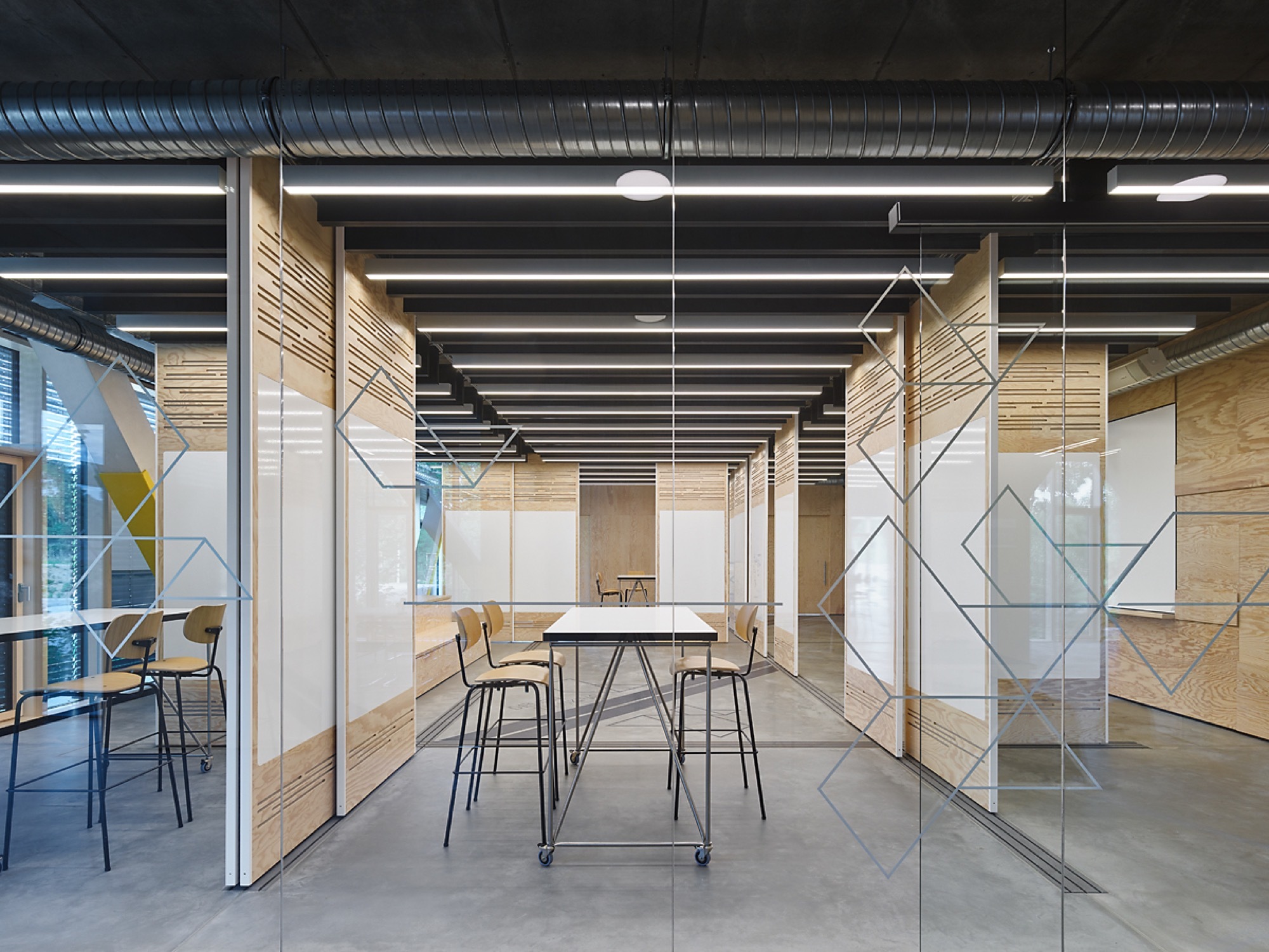 Gallery of Innovation Center 2.0 / SCOPE Architekten - 8