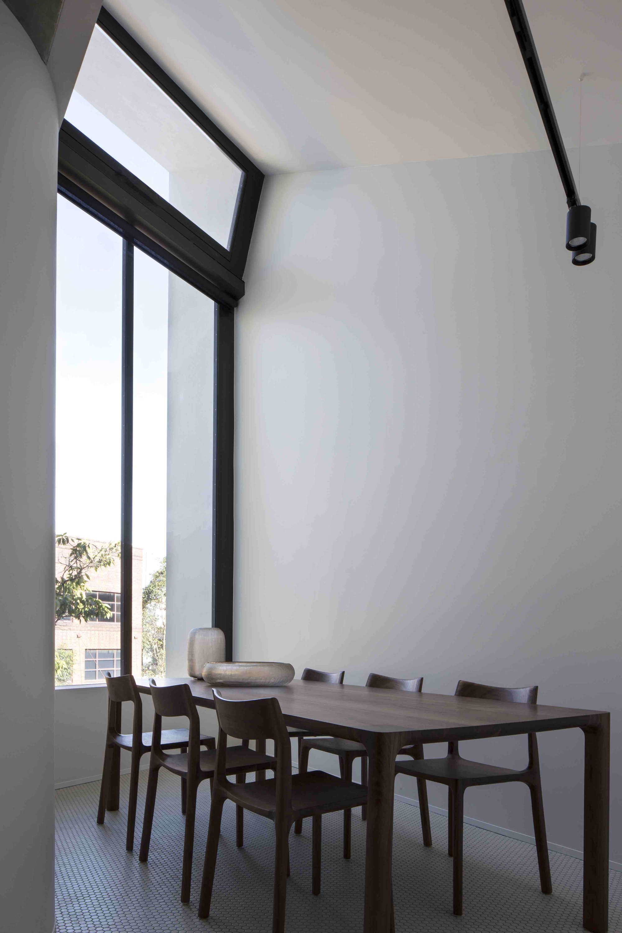 Gallery of Crown 515 / Smart Design Studio - 12