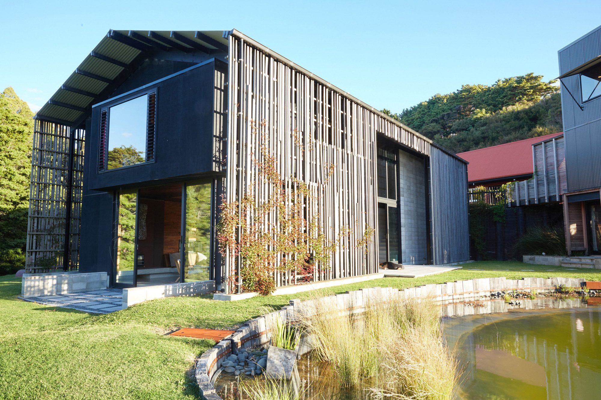 Gallery of Inland House / Gerrad Hall Architects - 8