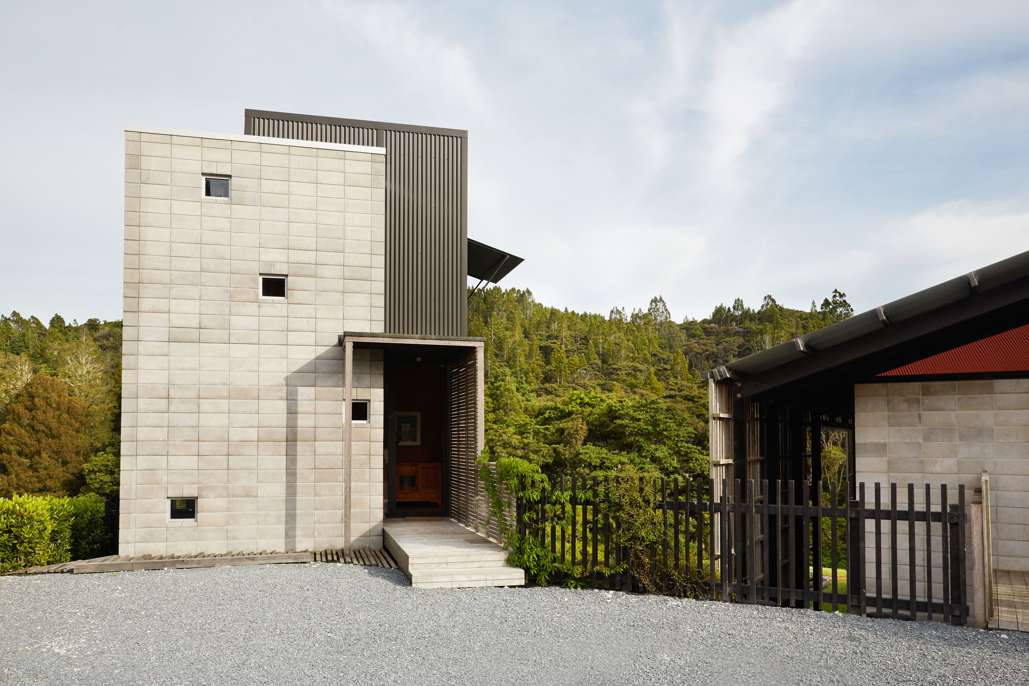 Gallery of Inland House / Gerrad Hall Architects - 19