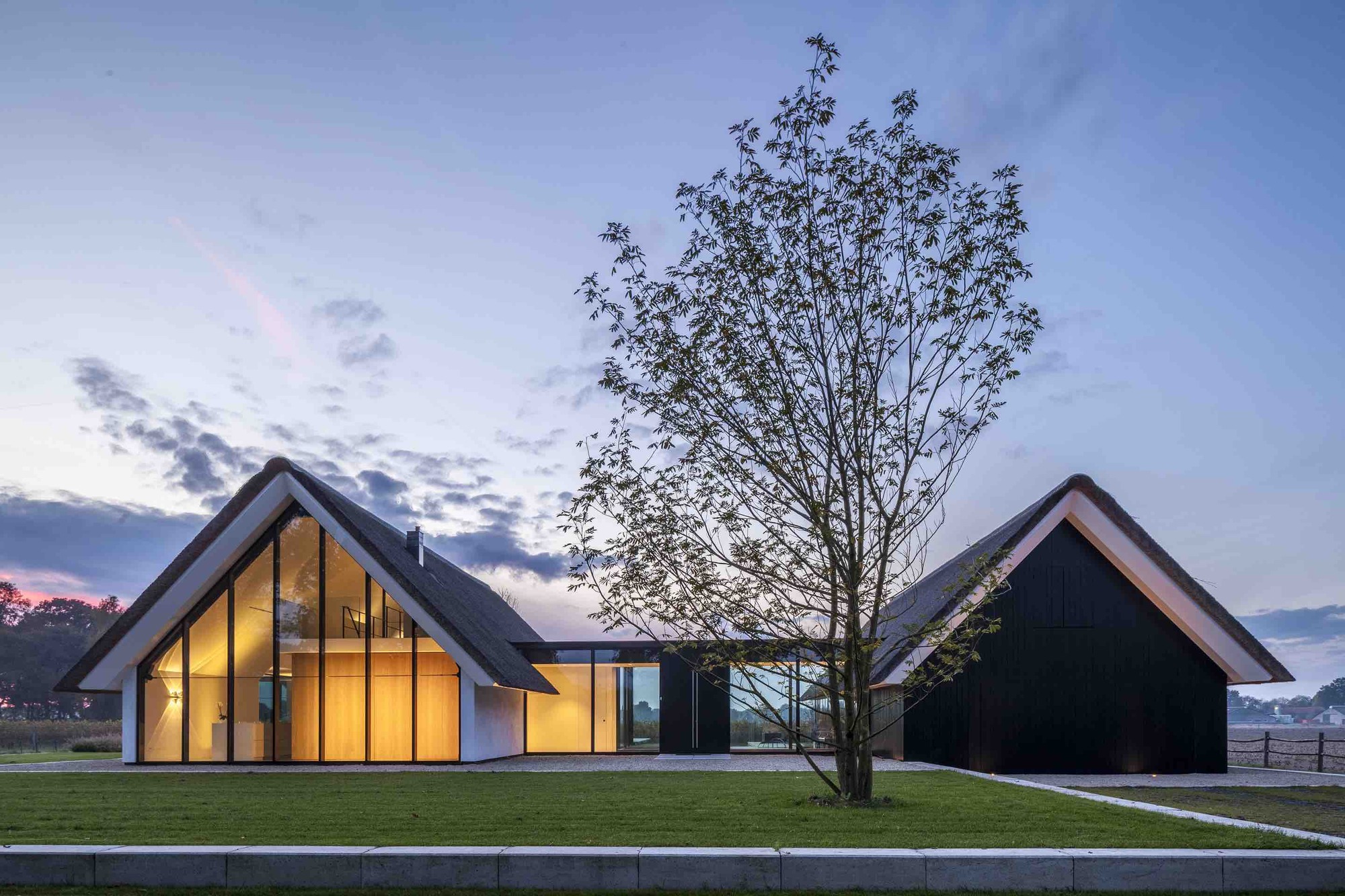 Gallery of Modern Countryside Villa / Maas architecten - 3