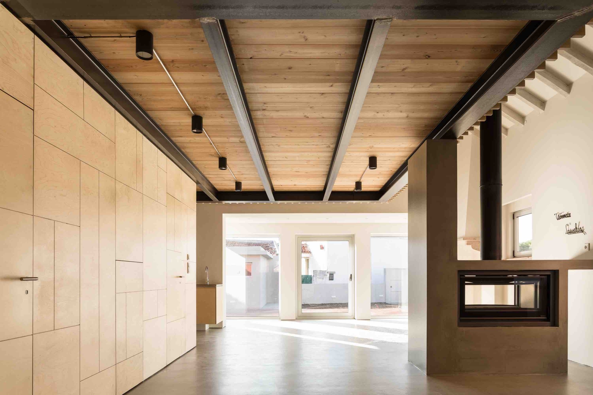 Gallery of House in Trafaria / Manuel Tojal Architects - 44