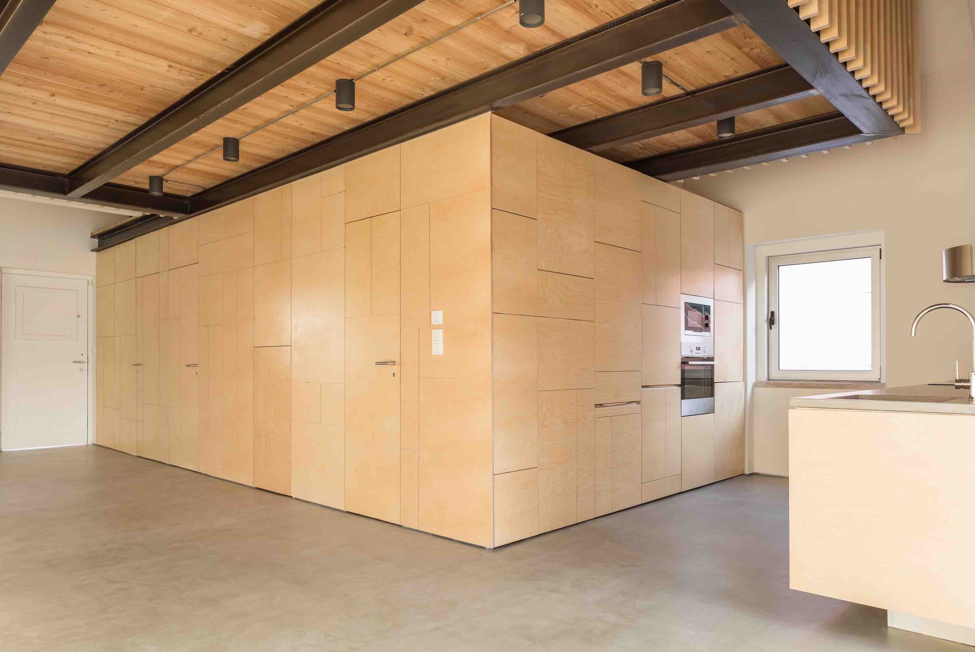 Gallery of House in Trafaria / Manuel Tojal Architects - 32