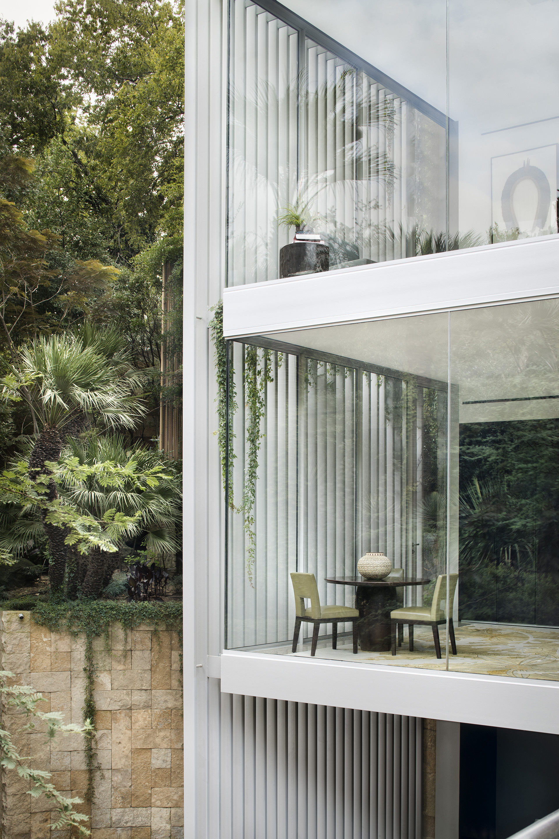 Gallery of Vertical House / Miró Rivera Architects - 4