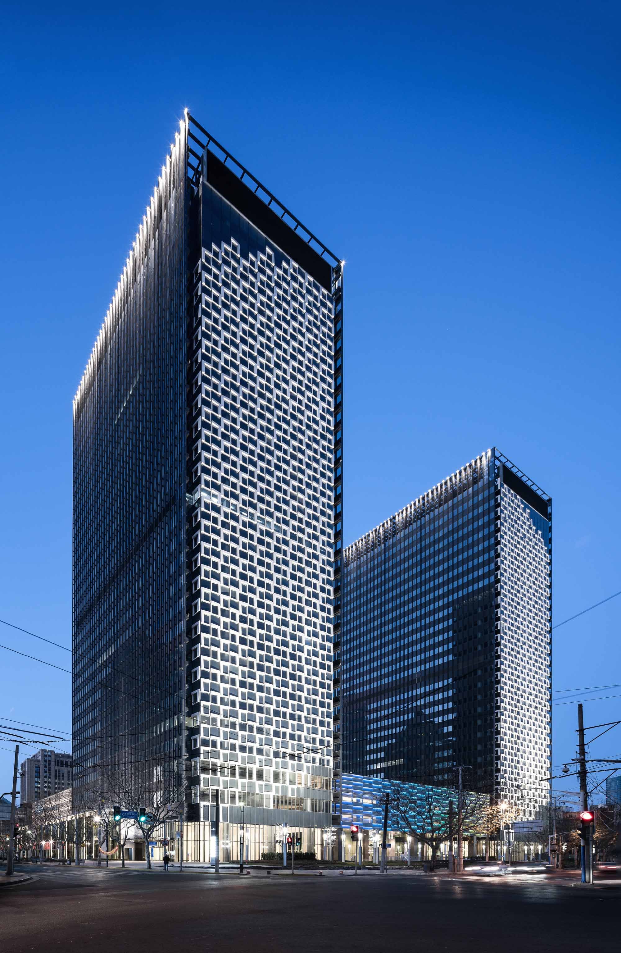 Gallery of Shanghai Landmark Center / Aedas - 5