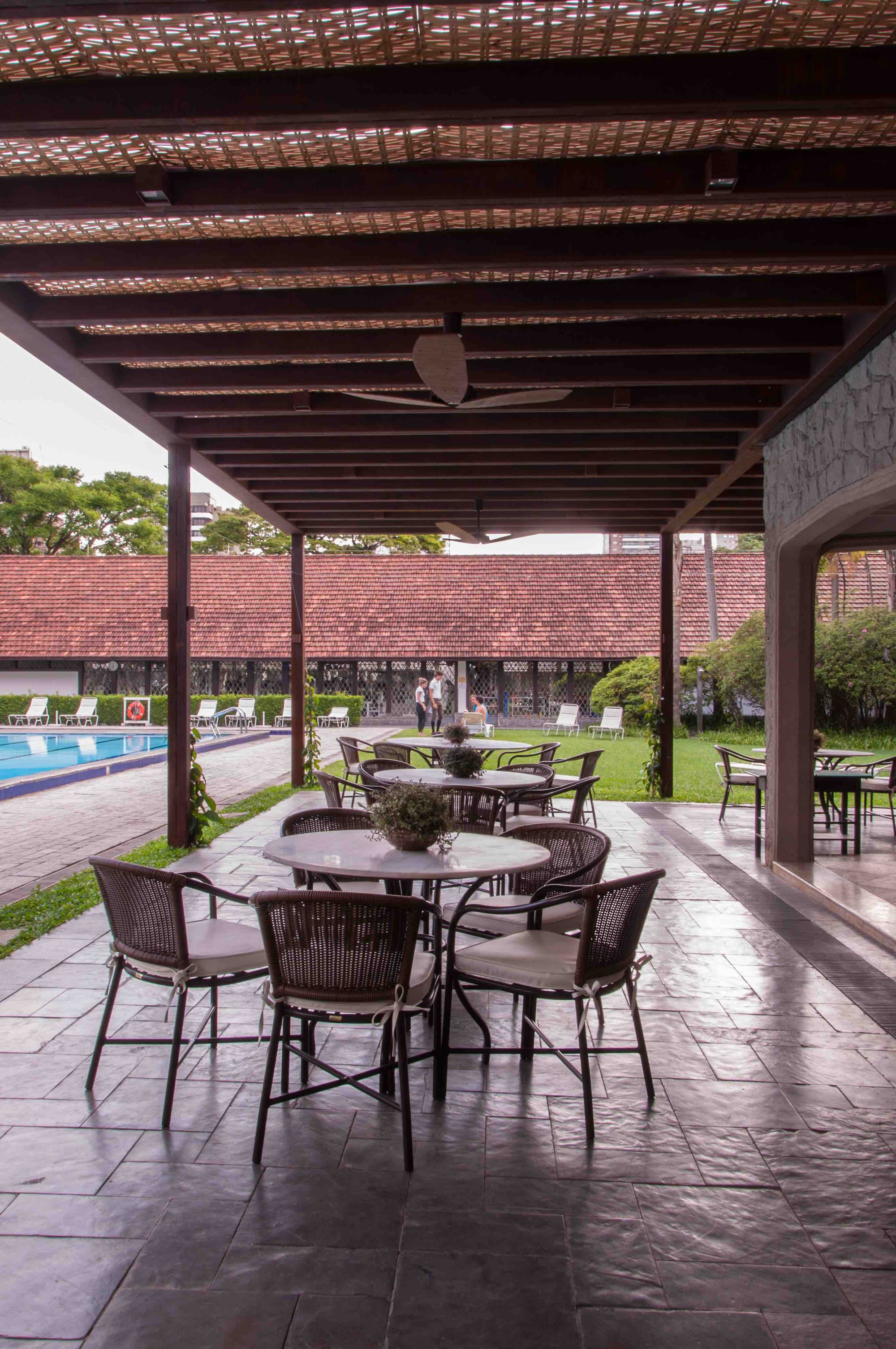 Galeria de Varanda da Piscina da Shp / VD Arquitetura - 27