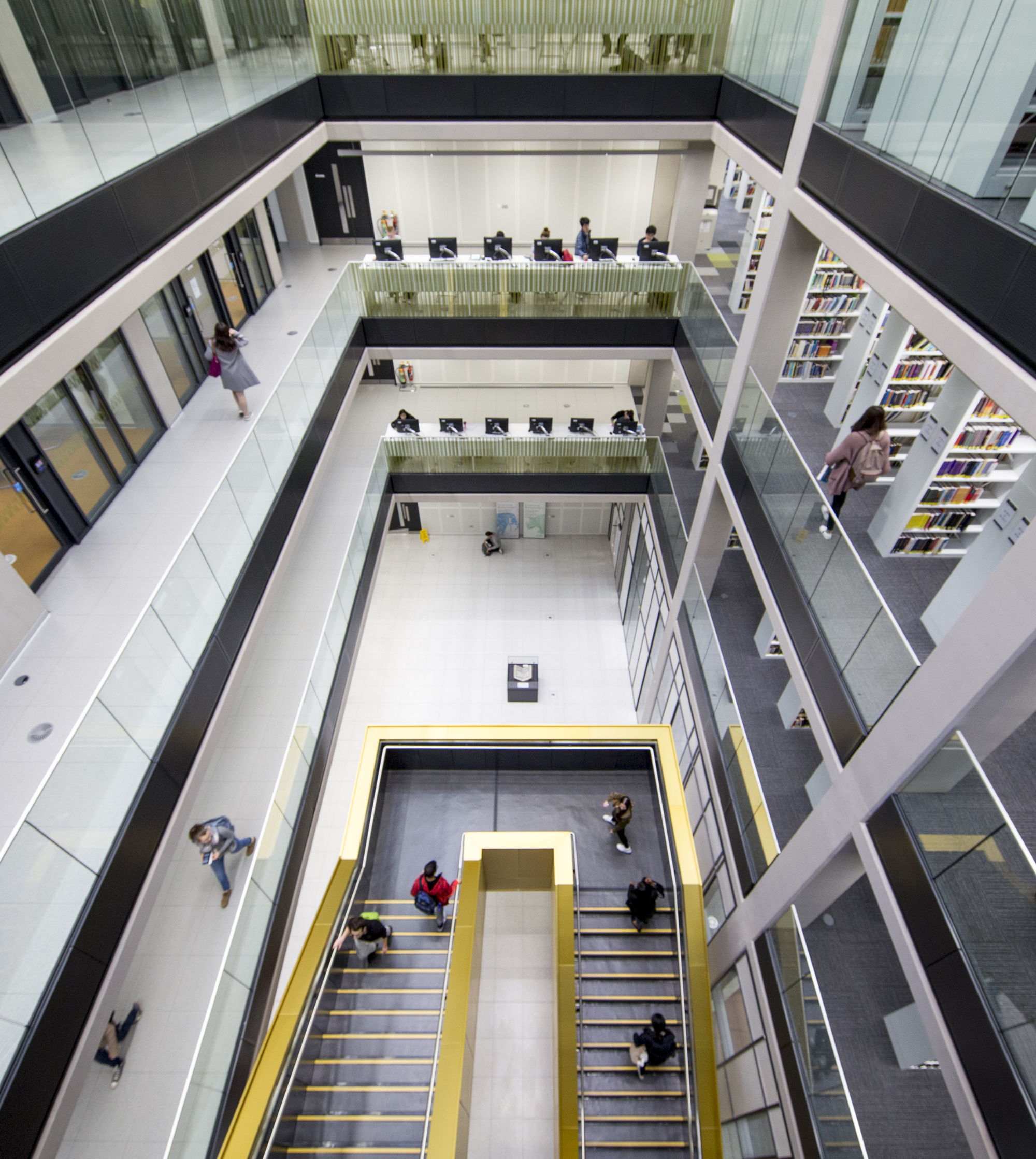 Gallery of University of Birmingham's Library / Associated Architects - 18