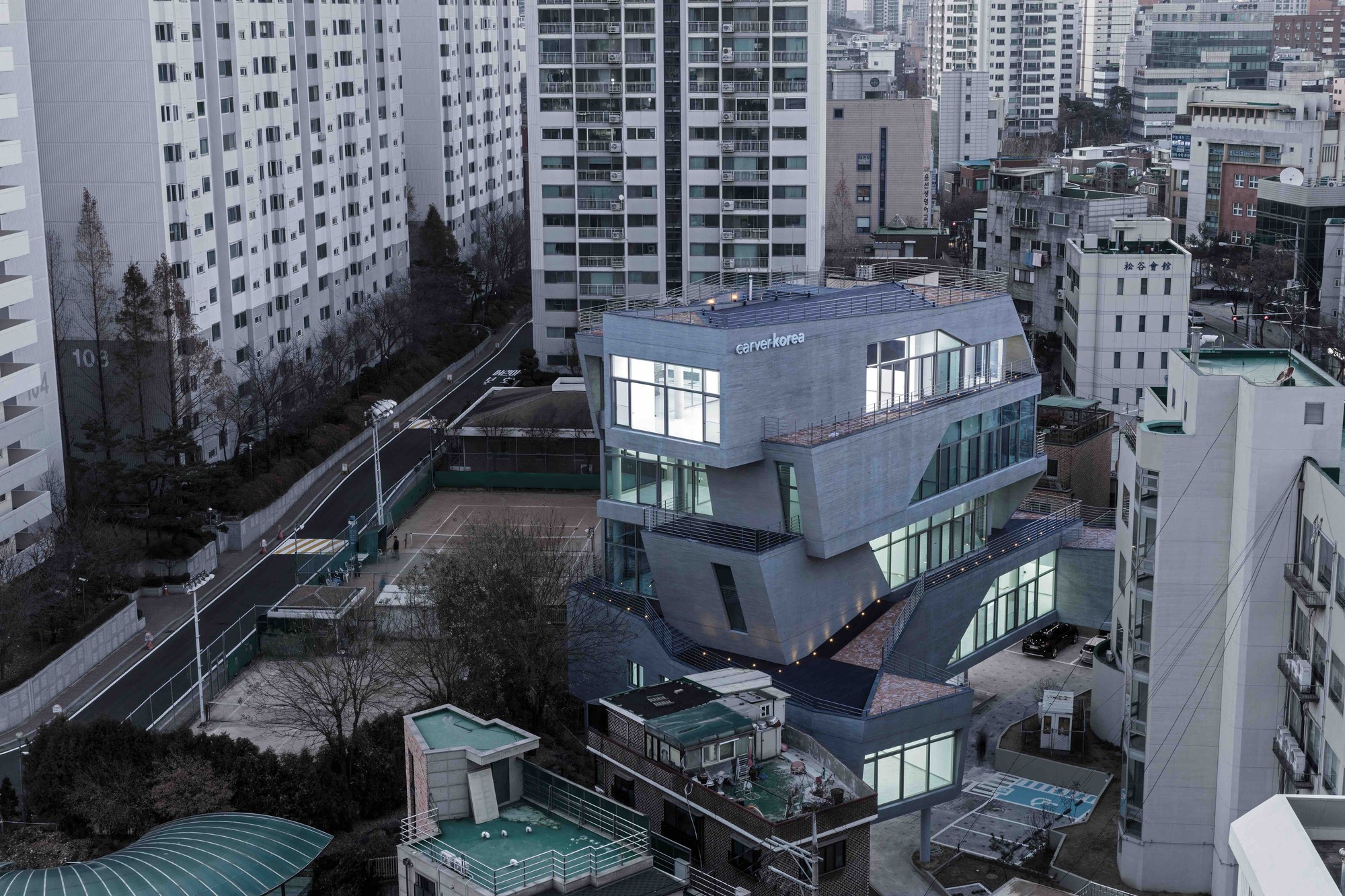 Gallery of Unicity / D-Werker Architects - 8