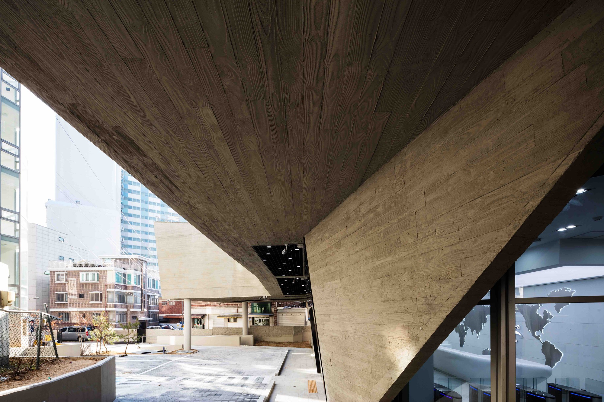 Gallery of Unicity / D-Werker Architects - 16