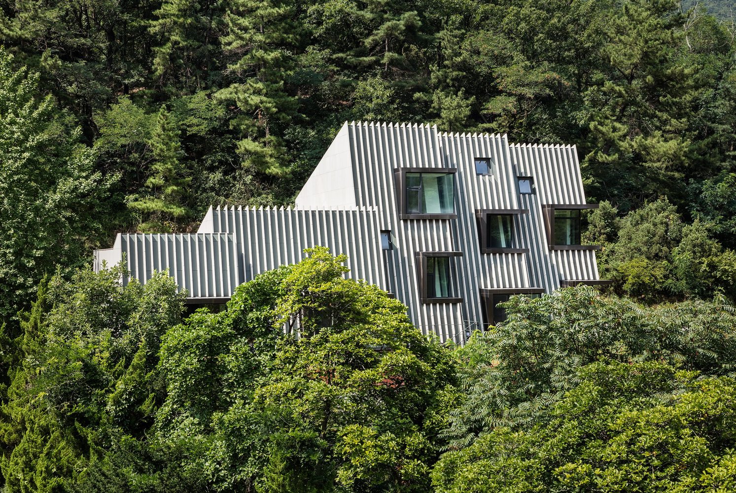 Gallery of Deep House / poly.m.ur - 9