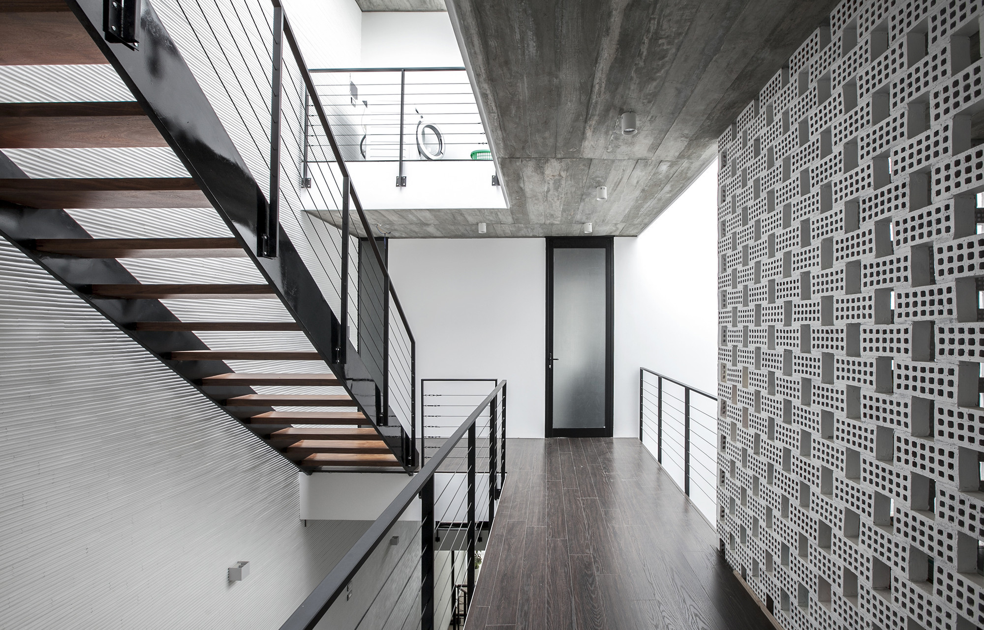 Galería De Skinny Houses 22 Casas Estrechas Que Generan Un Amplio