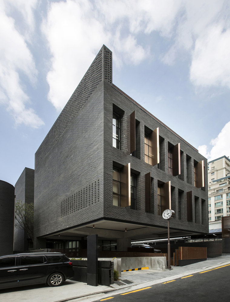 Gallery of 12 Dynamic Buildings in South Korea Pushing the Brick ...
