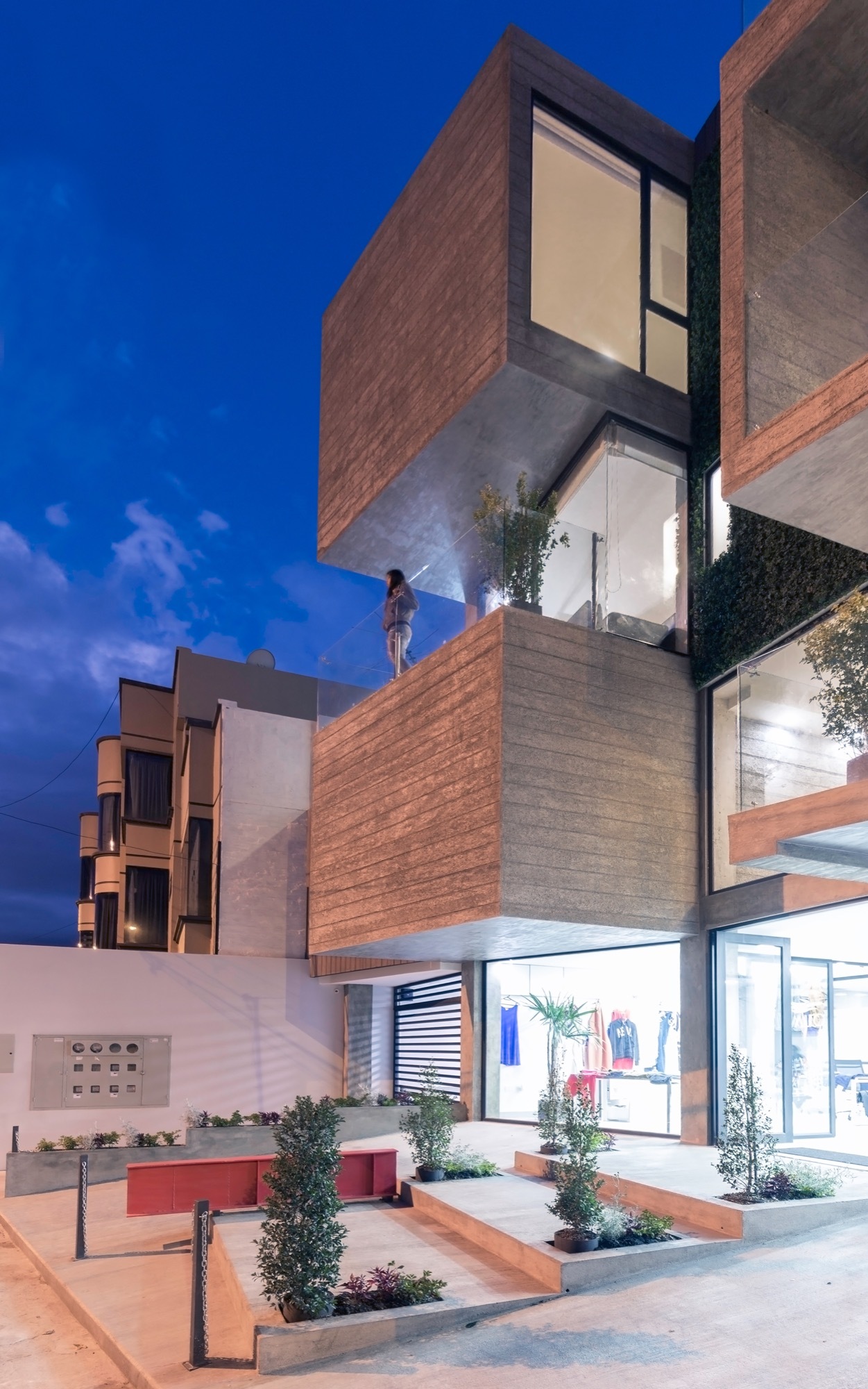 Gallery of Isabela Building / Ruptura Morlaca Arquitectura - 8