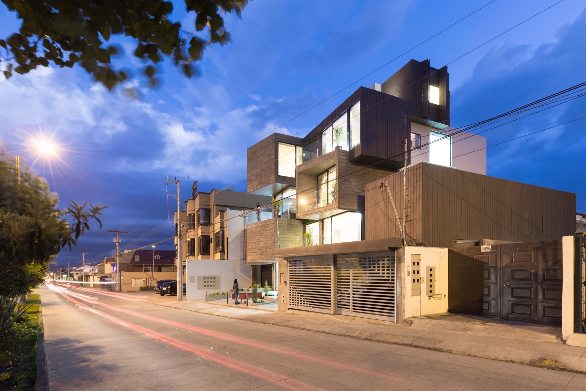 Gallery of Isabela Building / Ruptura Morlaca Arquitectura - 10