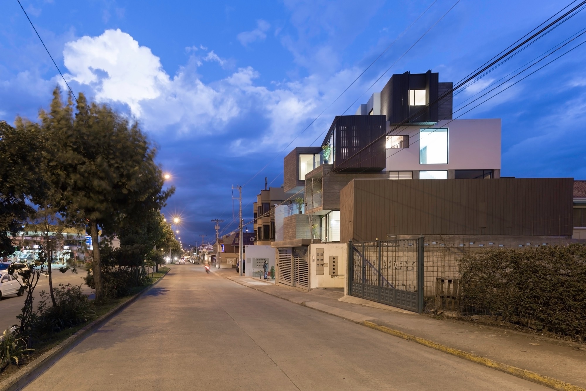 Gallery of Isabela Building / Ruptura Morlaca Arquitectura - 13