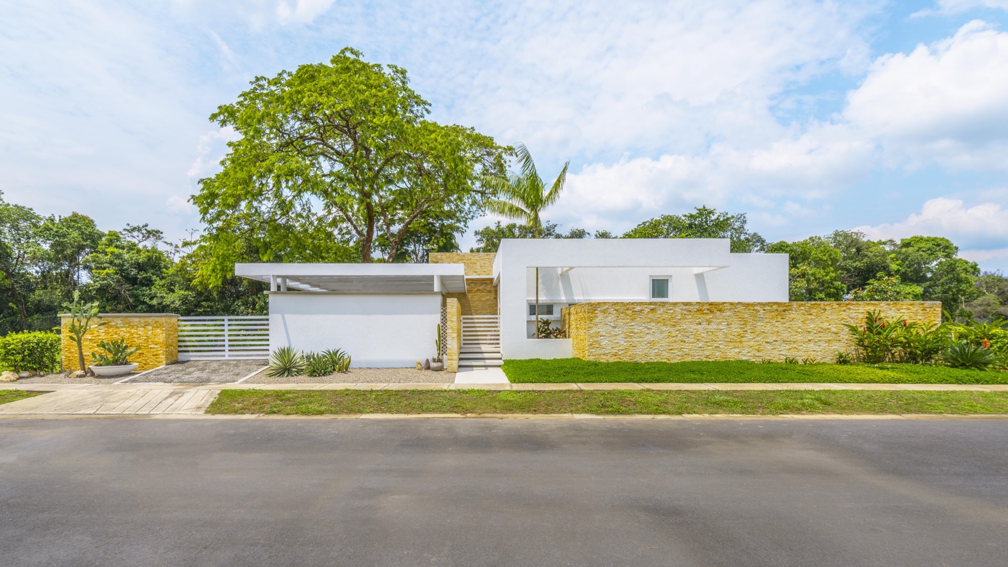Casa de la Acacia / David Macias Arquitectura y Urbanismo | ArchDaily ...