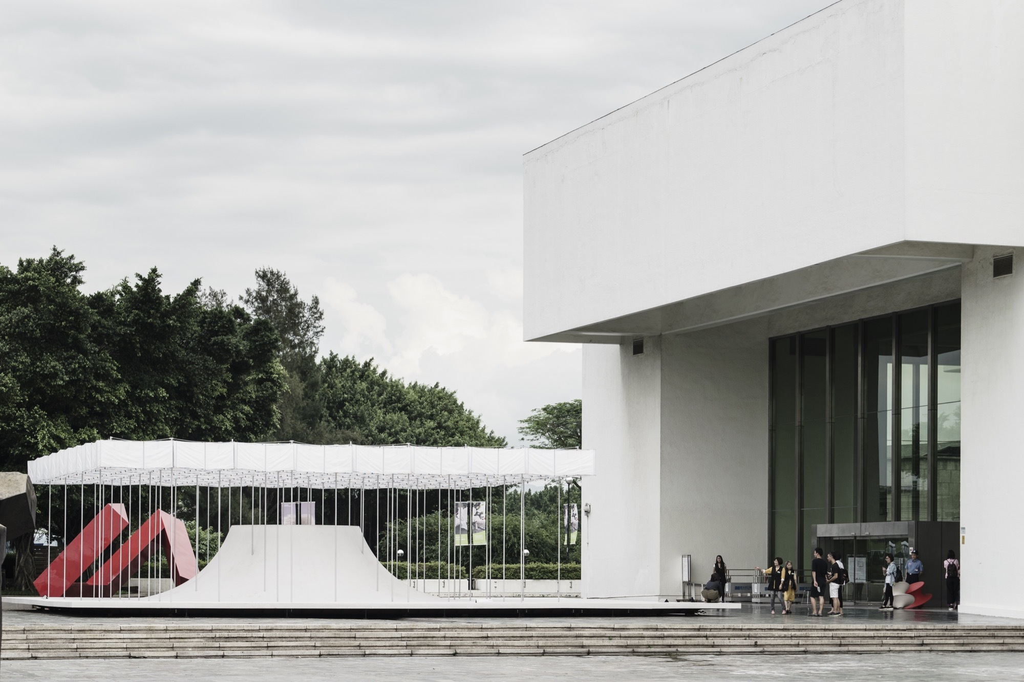Galería de Pabellón flotante / Shen Ting Tseng architects - 9