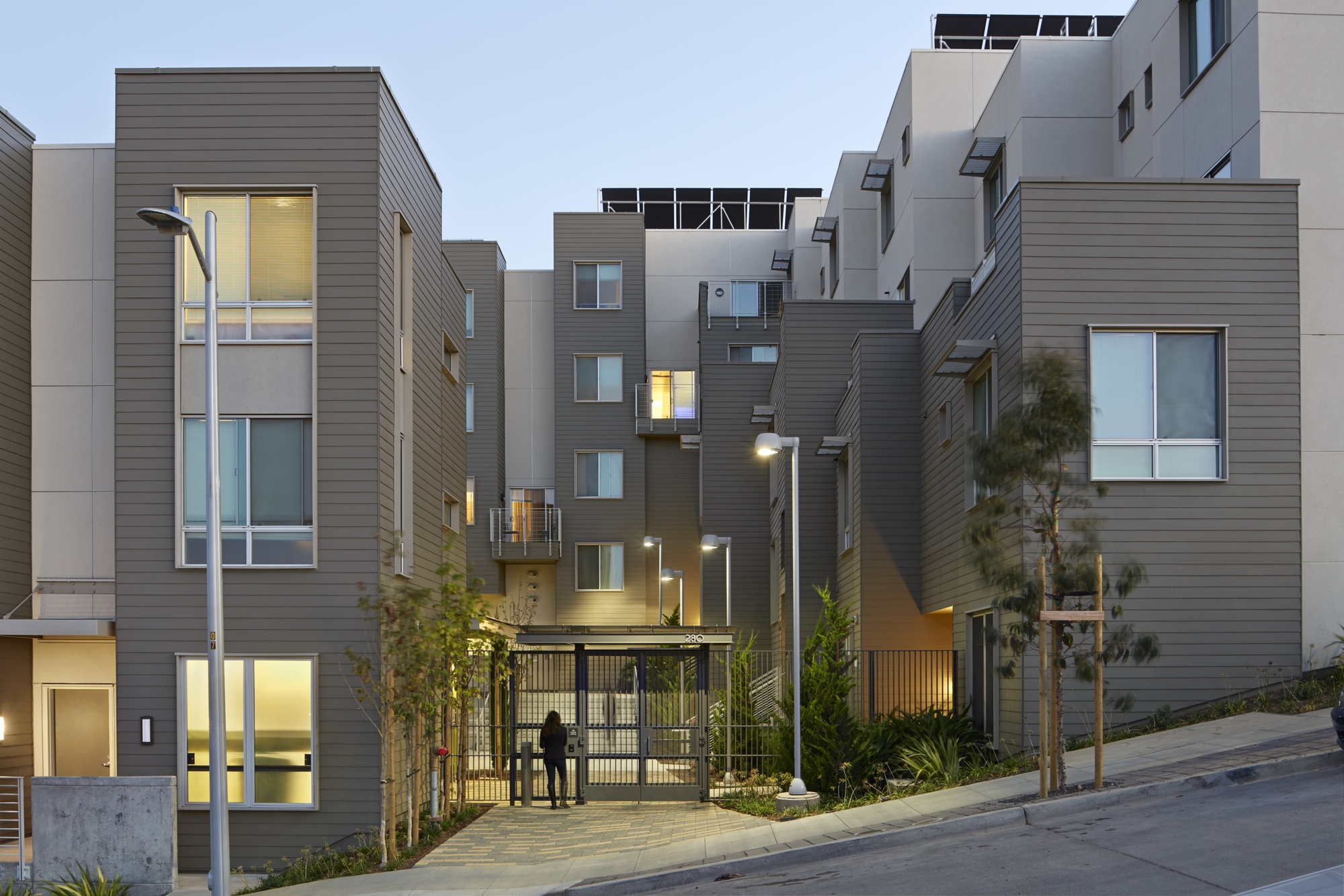 Gallery of Hunters View Housing Blocks 5 & 6 / Paulett Taggart ...