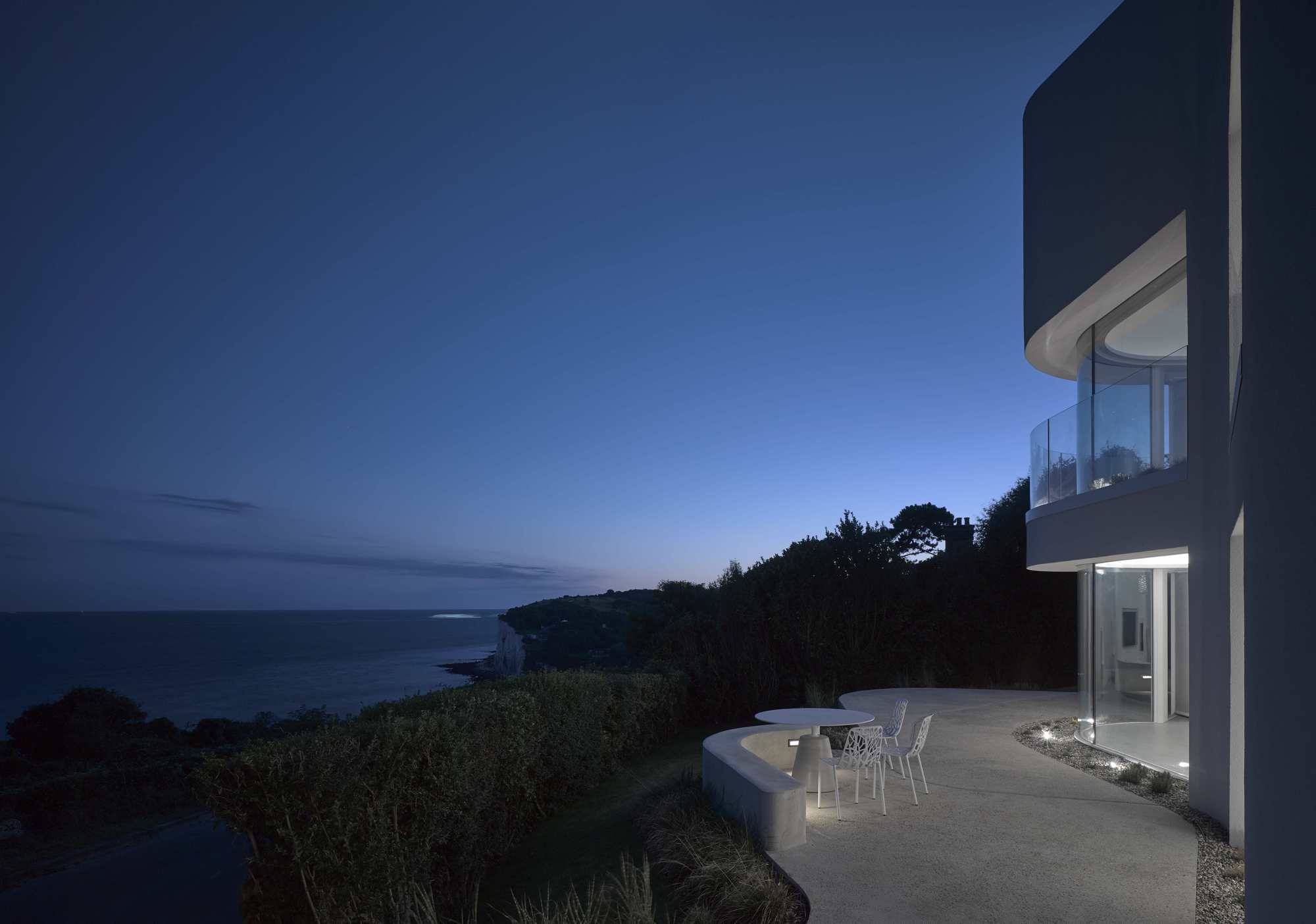 Gallery of Ness Point House / Tonkin Liu Architects - 11