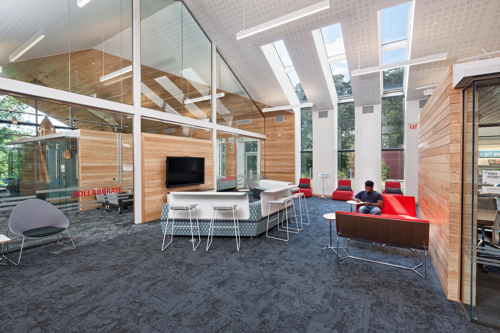 Gallery of Varina Area Library / BCWH Architects - 29