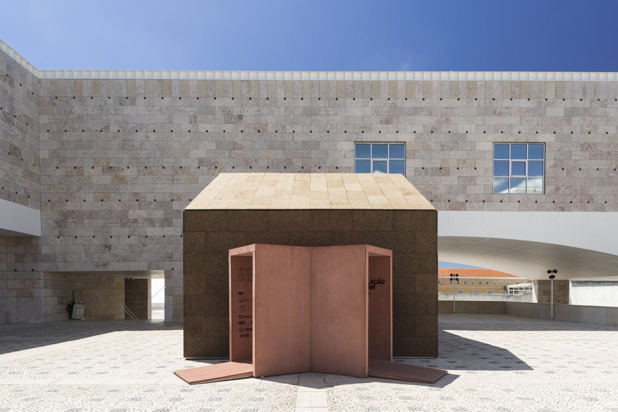 Gallery of Particular Contemplation / Maria Souto de Moura - 3