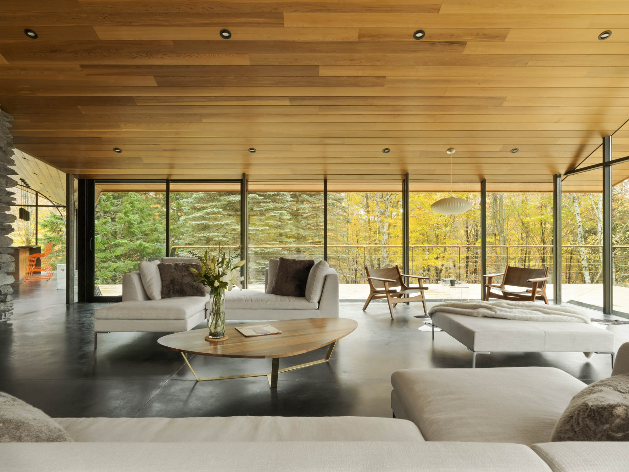 Gallery of Trefoil Glass House / J.Roc Design - 16