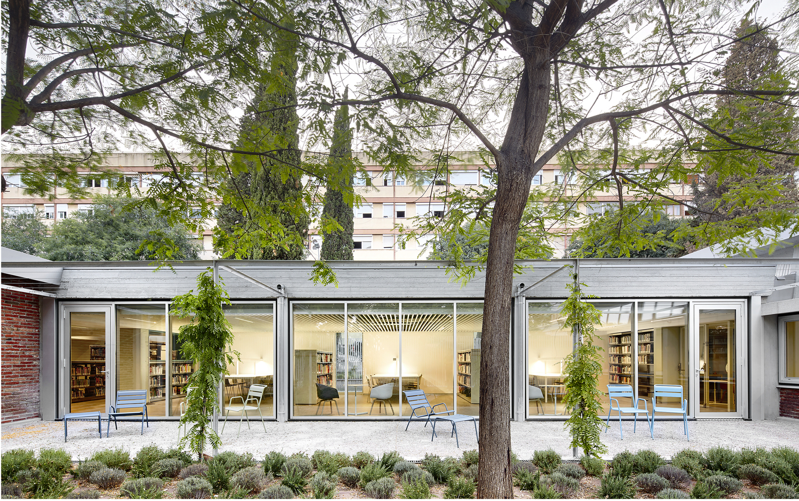 Gallery of 12 Libraries You Should Bookmark Right Now - 9