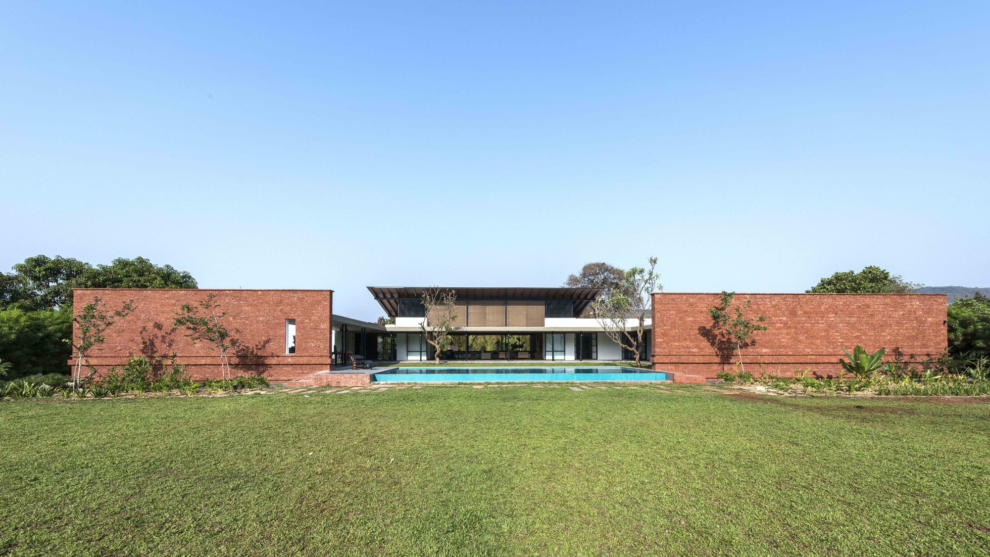 Gallery of The Twin Houses / SPASM Design Architects - 7