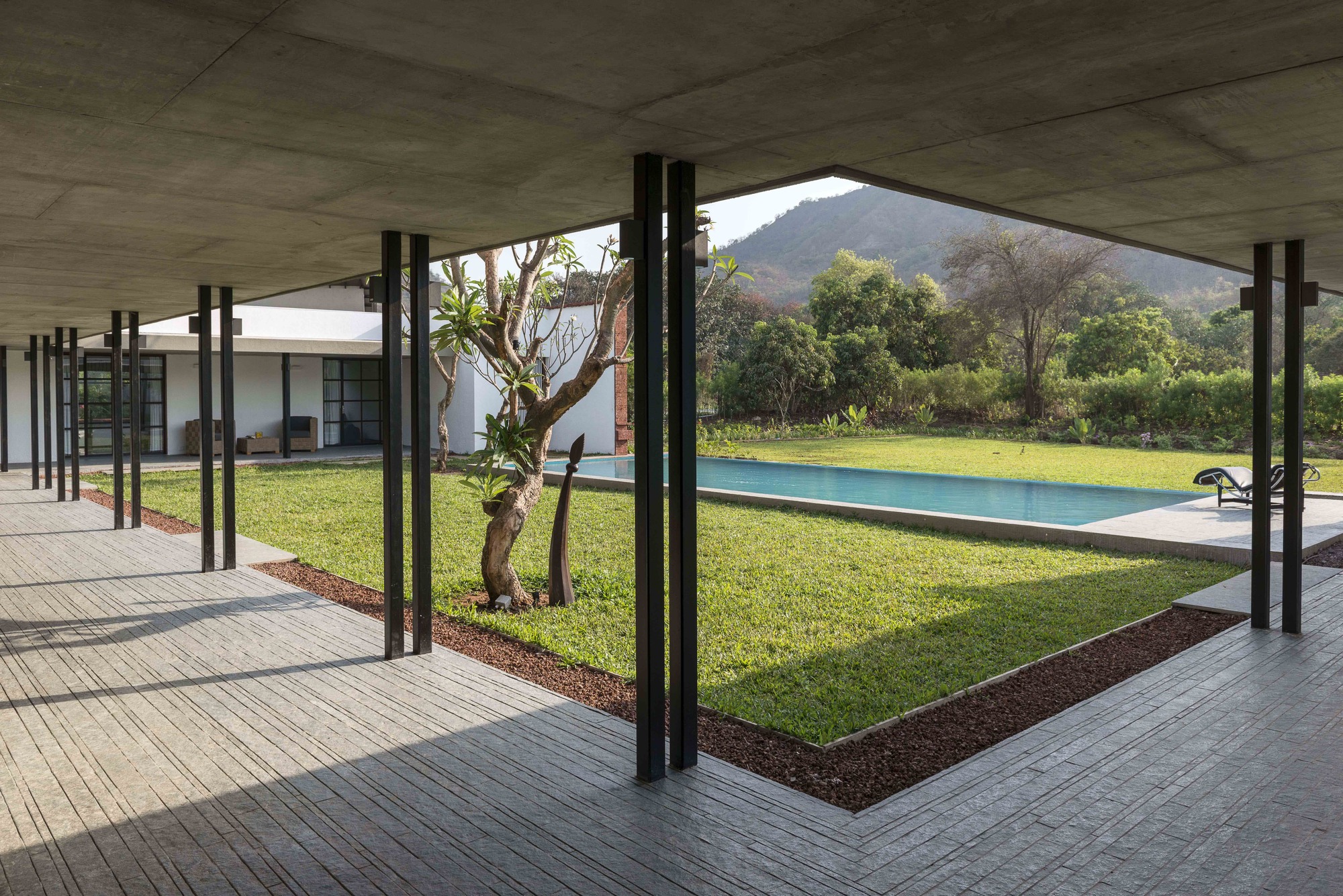 Gallery of The Twin Houses / SPASM Design Architects - 20