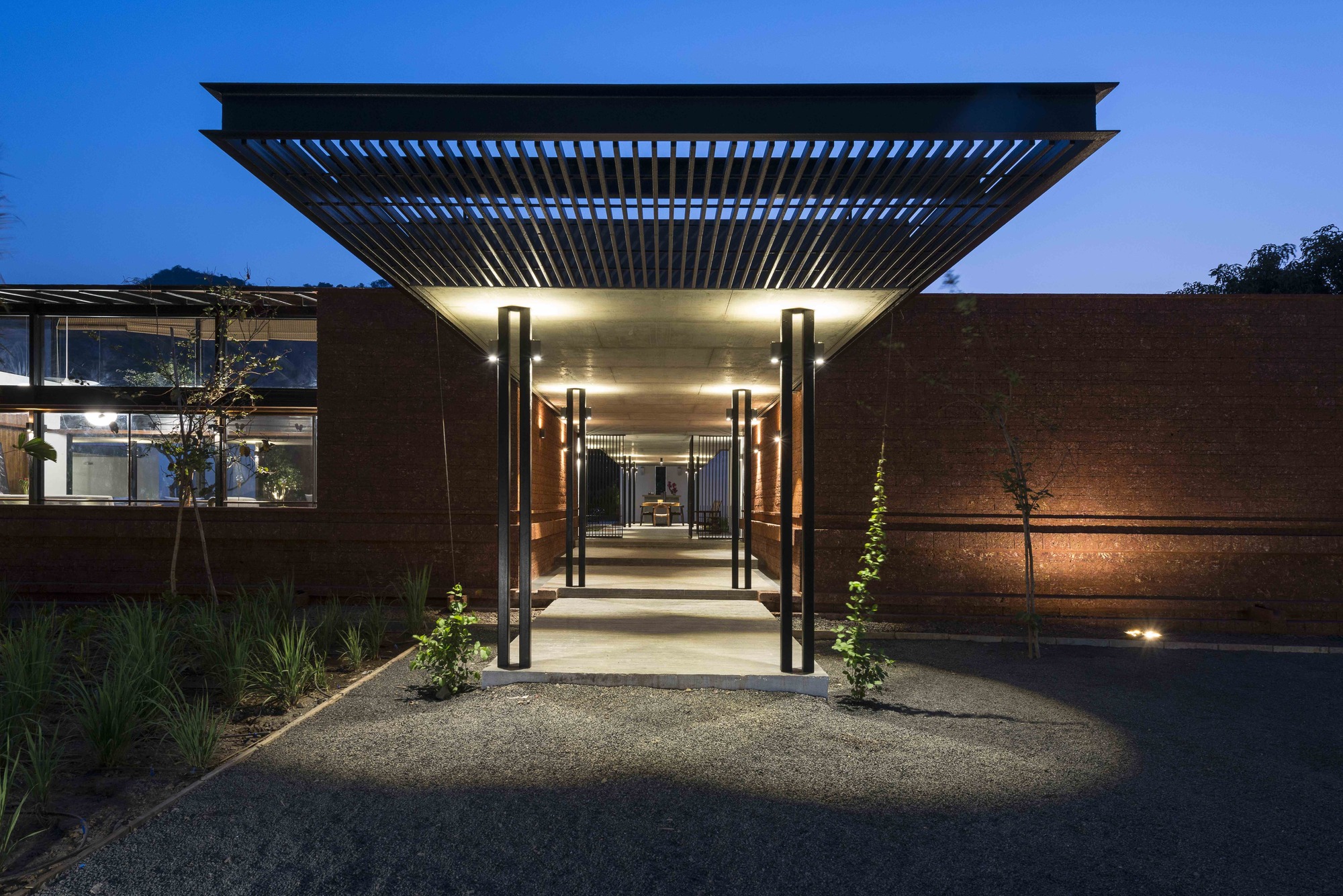 Gallery of The Twin Houses / SPASM Design Architects - 2