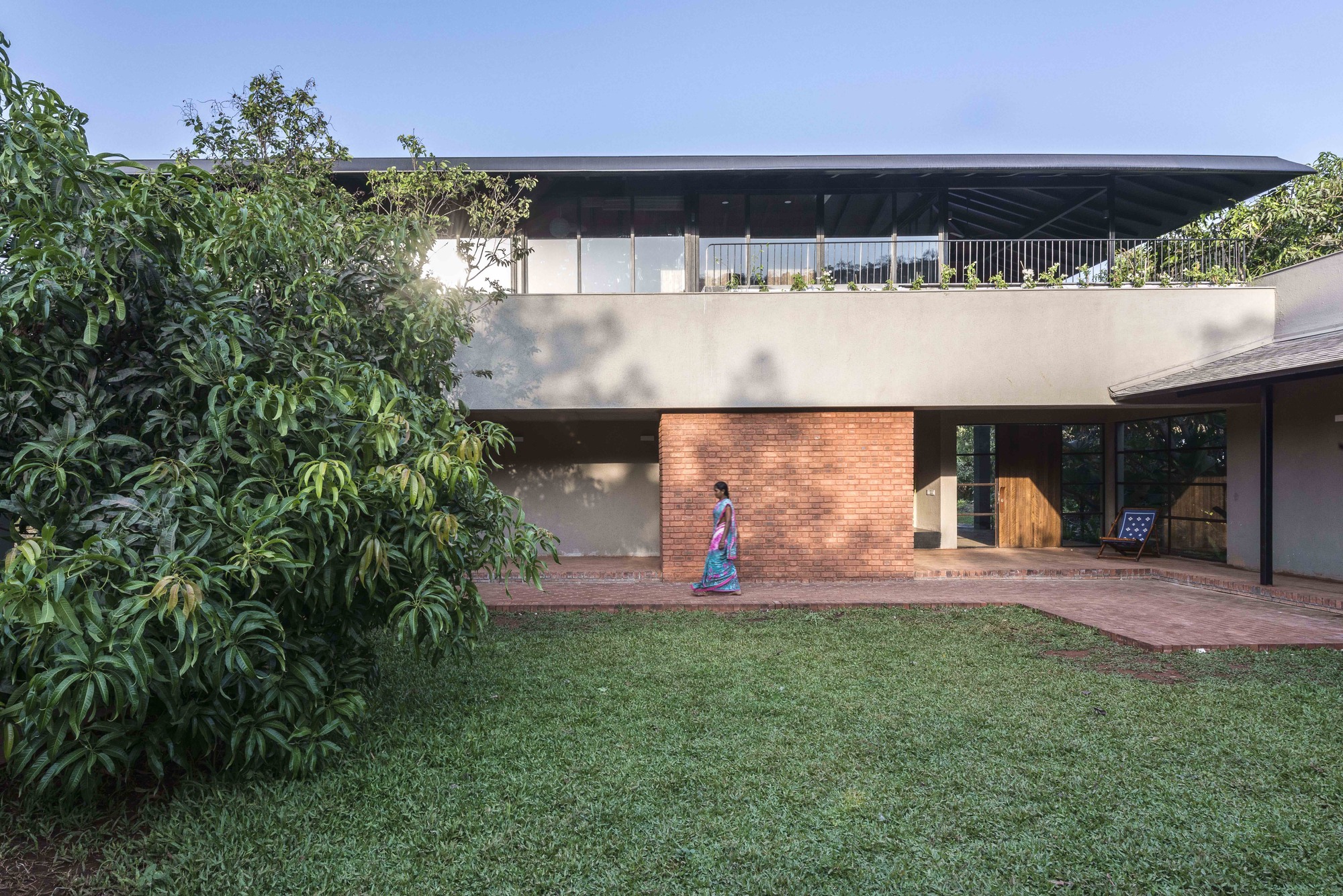 Gallery of The Twin Houses / SPASM Design Architects - 18