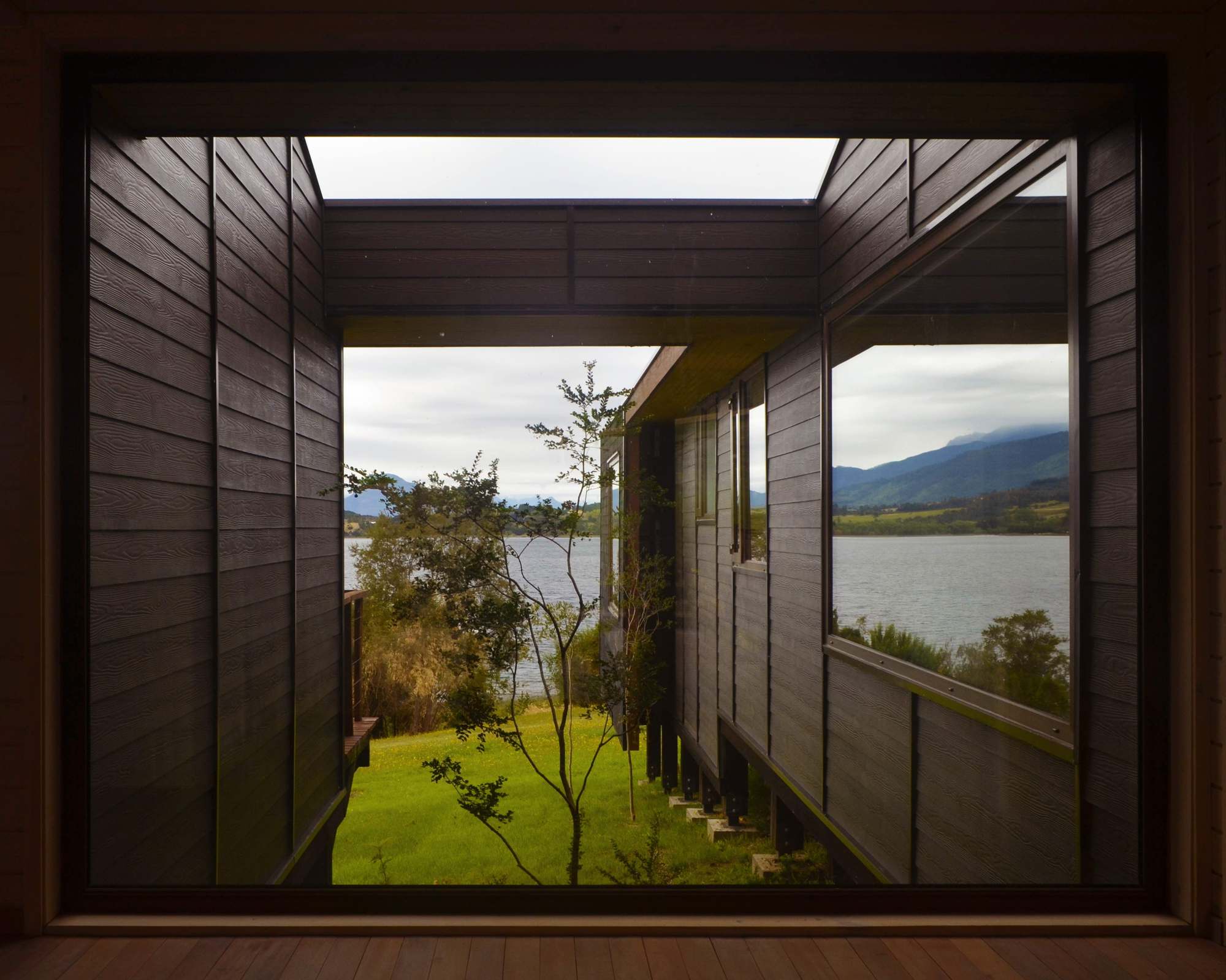 Galería de Dos Casas en Lago Ranco / Cavagnaro Rojo Arquitectos - 10