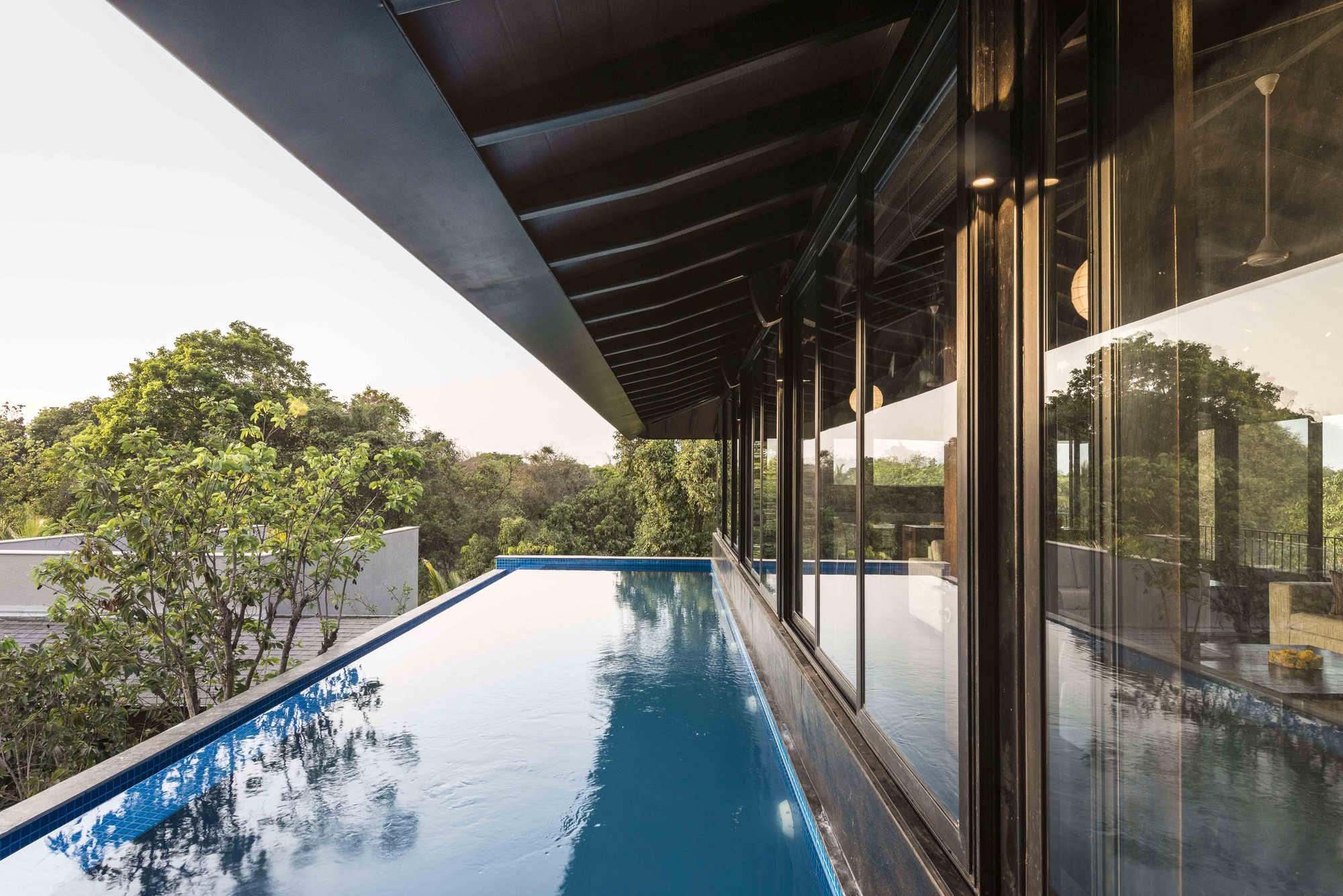 Gallery of The Twin Houses / SPASM Design Architects - 27